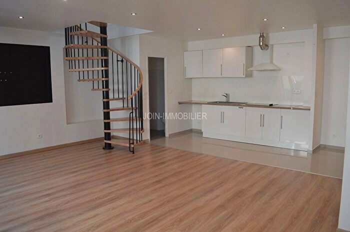 Centre Ville, Dieppe : Appartement 3 pièces à louer
