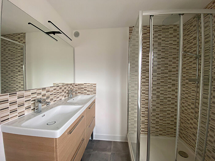 Appartement à louer - Limoges, Centre-ville, Hôtel de Ville, Emailleurs - 3 pièces - 2 chambres