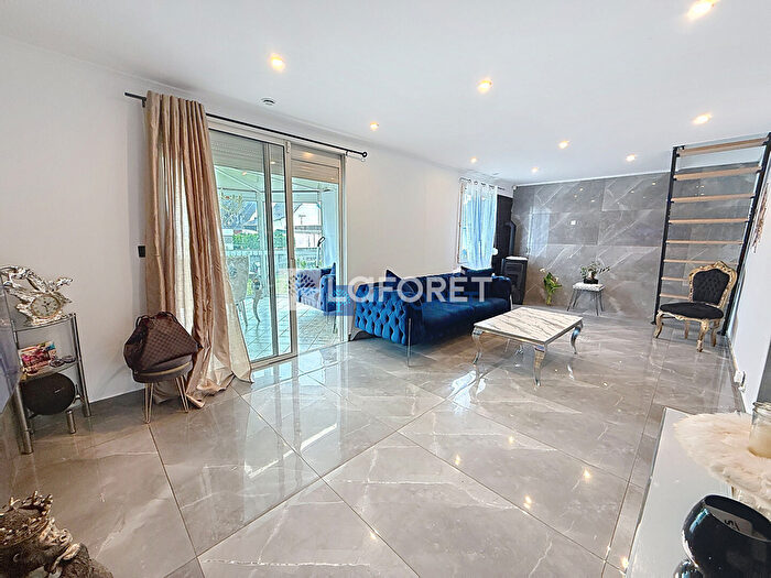 Maison à vendre - Oissel - 4 pièces - 3 chambres