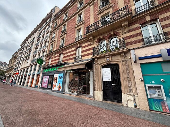 Appartement à louer - Espaces Jeunes, Issy-les-Moulineaux - 3 pièces - 2 chambres