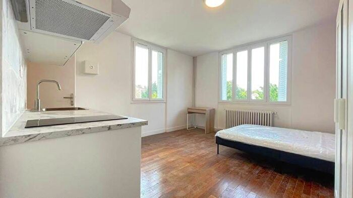 Les Savats, Thiais : Appartement 1 pièce à louer