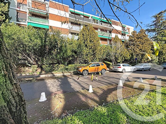 Appartement à vendre - Marseille e , Saint-Jérome - 2 pièces - 1 chambre