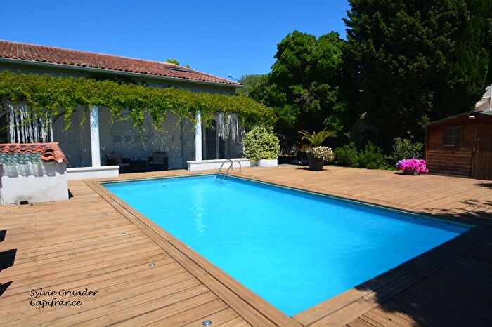 Maison 8 pièces à vendre à Rognac