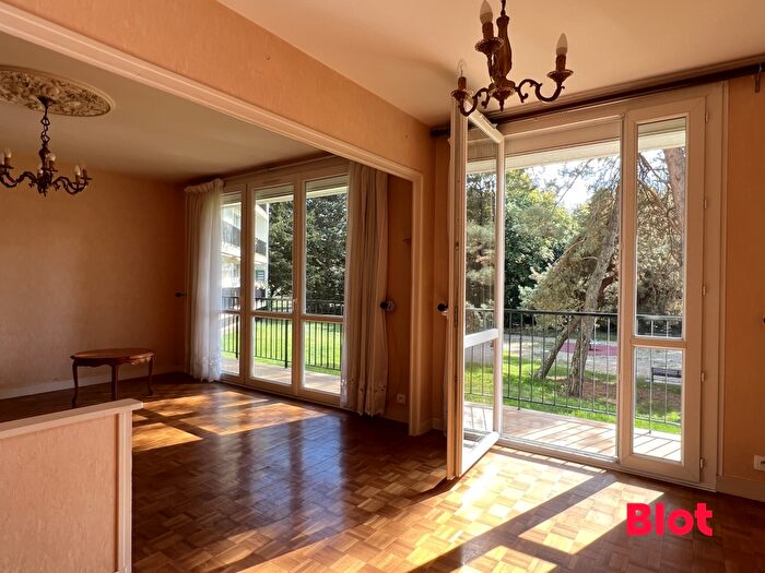 Appartement à vendre - Quartiers Sud-Est, Italie - 5 pièces - 3 chambres