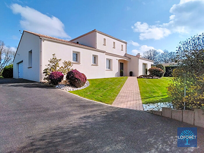 Maison à vendre - Nesmy - 6 pièces - 4 chambres