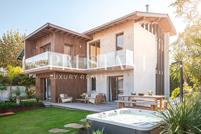 Maison à vendre - Saint-Jean-de-Luz, Chibaou Berria, Acotz, Beraun - 6 pièces - 4 chambres