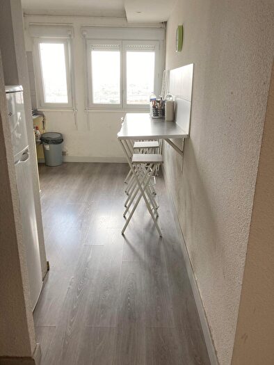 Maisons à vendre et appartements à louer - 1