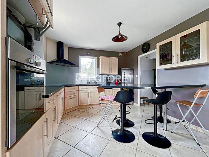 Maison à louer - Péaule - 6 pièces - 5 chambres