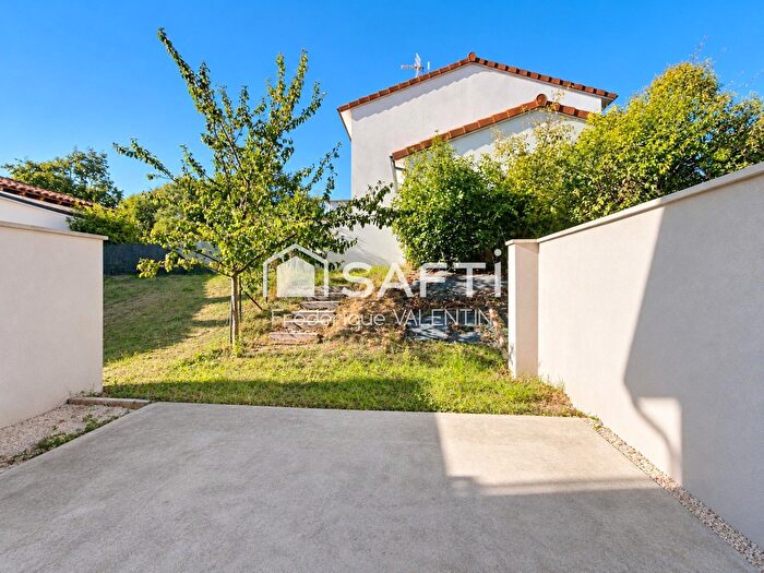 Maison 3 pièces à Labastide-Saint-Sernin, à vendre