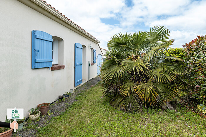 Maison 4 pièces à Angles, à vendre