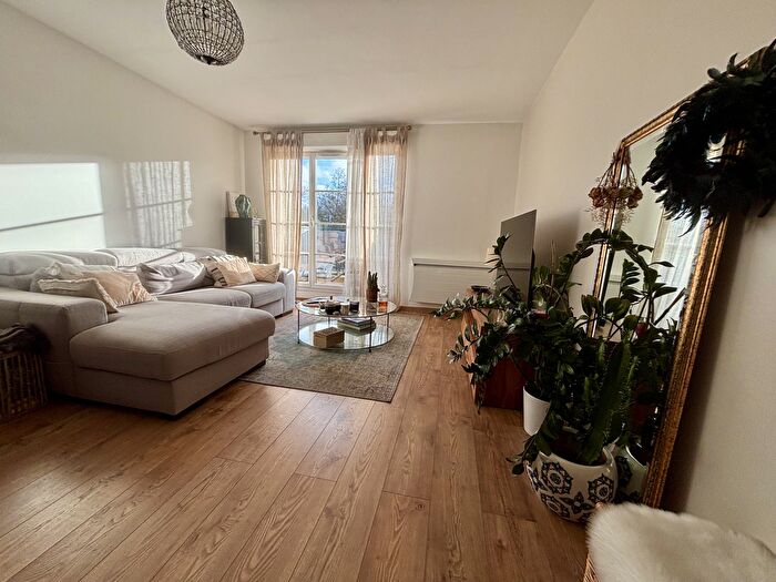 Appartement à vendre - Fontenay-le-Fleury - 4 pièces - 3 chambres