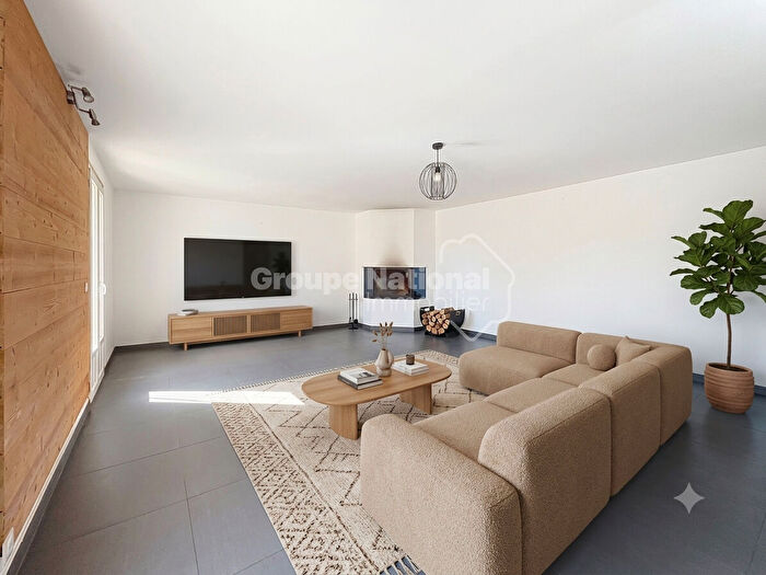 Maison 5 pièces à Tourrettes, à vendre
