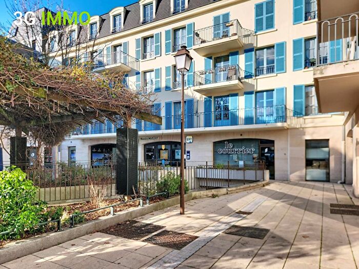 Appartement à vendre - Mantes-la-Jolie, Centre-ville - 4 pièces - 2 chambres