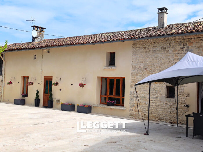 Maison à vendre - Sauzé-Vaussais - 6 pièces - 3 chambres