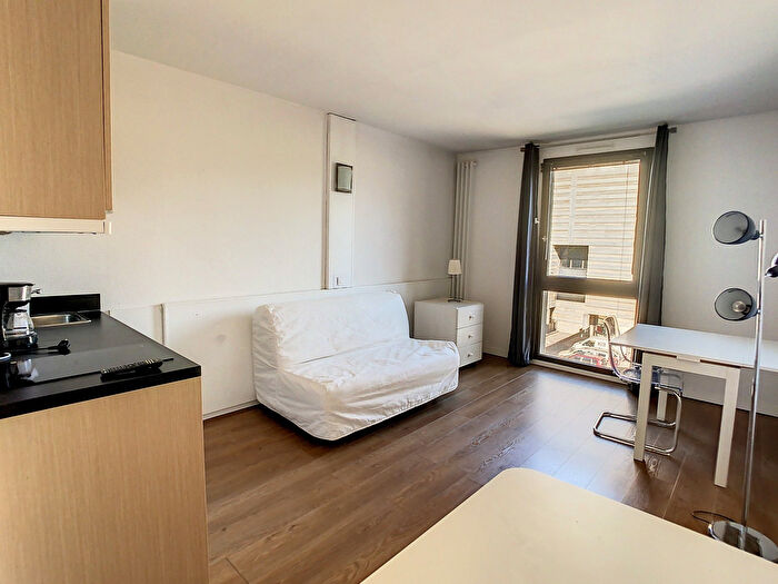 Appartement à louer - Chambéry, Laurier - 1 pièce