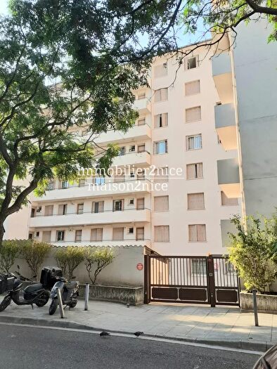 Appartement 3 pièces à Nice, Poètes, à vendre