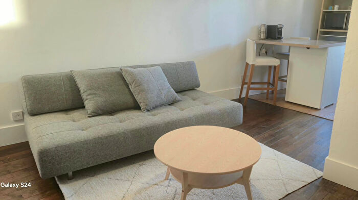 Appartement à louer - Fontainebleau, Centre-ville - 1 pièce