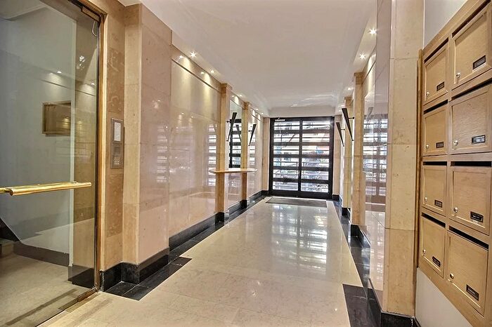 Appartement à louer - Paris e , Gaillon, Vivienne - 3 pièces - 2 chambres