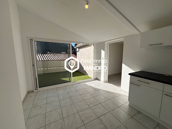 Appartement à louer - Saint-Paul-de-Fenouillet - 3 pièces - 2 chambres