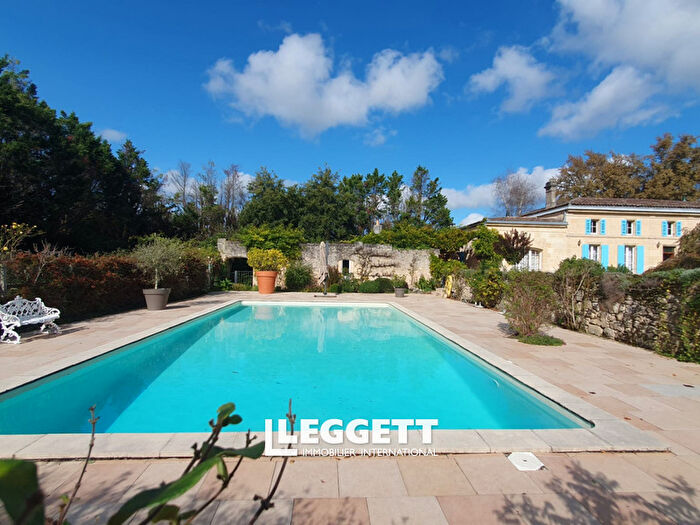 Maison à vendre - Saint-Savin - 15 pièces - 8 chambres