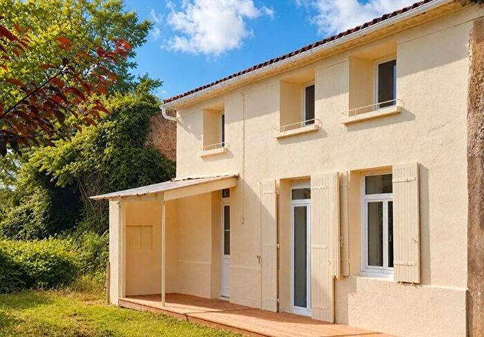 Maison 5 pièces à louer à Val-de-Livenne