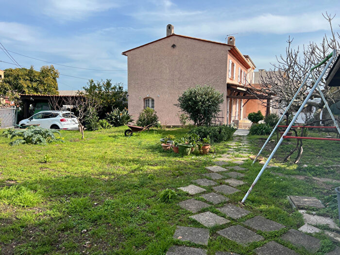 Maison à vendre - Vallauris, Pertuades - 8 pièces - 6 chambres