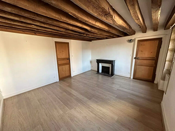 Appartement à louer - Dijon, Centre-ville - 4 pièces - 2 chambres