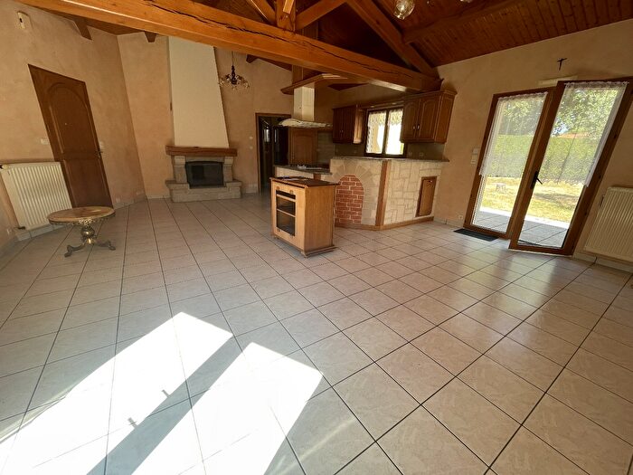Maison 4 pièces à louer à Boufféré
