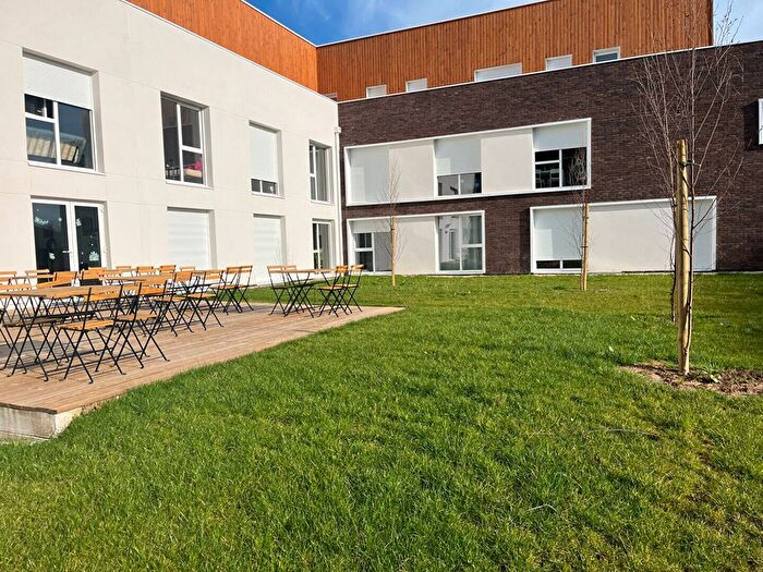 Appartement à louer - Est, Franqueville-Saint-Pierre - 1 pièce