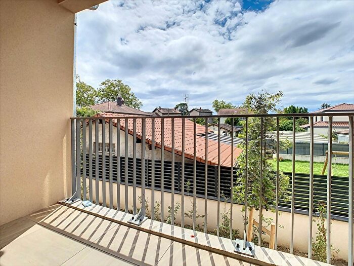 Appartement à louer - Perica-La Roue, Rillieux la Pape - 3 pièces - 2 chambres