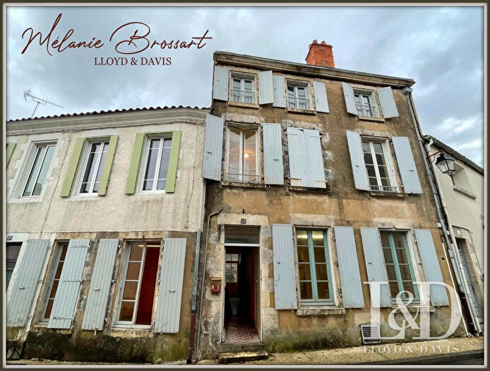 Maison à vendre - Marans - 6 pièces - 4 chambres