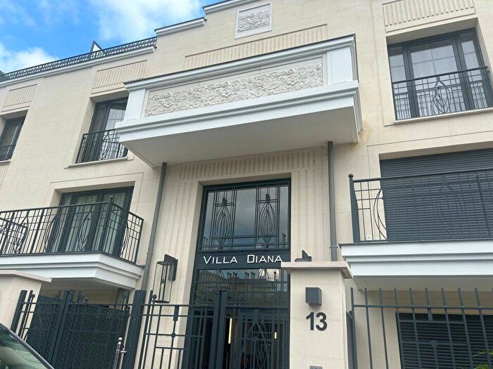 Anatole France, Le Plessis-Robinson - Appartement 1 pièce à louer