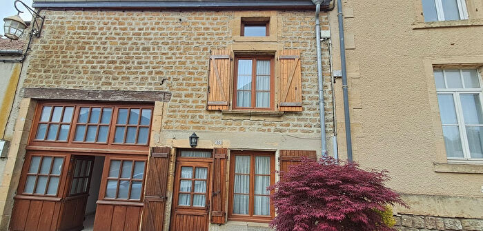 Puilly-et-Charbeaux : Maison 11 pièces à vendre