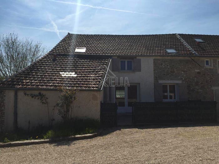 Maison 4 pièces à louer à Prunay-le-Temple