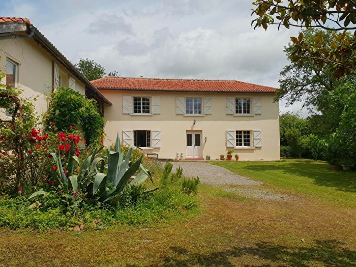 Maison à vendre - Trie-sur-Baïse - 9 pièces - 5 chambres