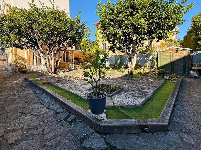 Maison à vendre - Cagnes-sur-Mer, Centre-ville - 3 pièces - 2 chambres