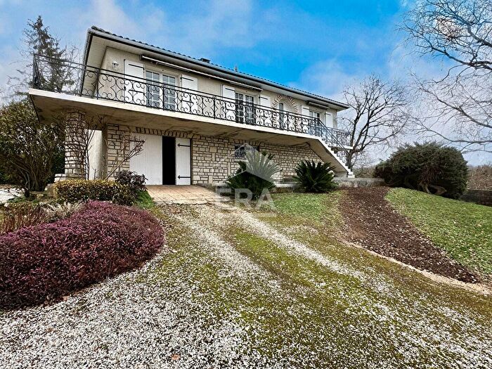 Maison à louer - Nersac - 5 pièces - 3 chambres