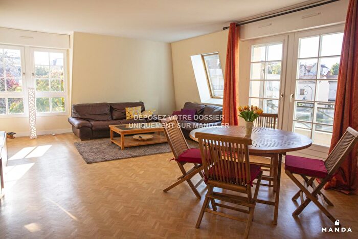 Châtillon, Centre-ville, Sarments : Appartement 4 pièces à louer
