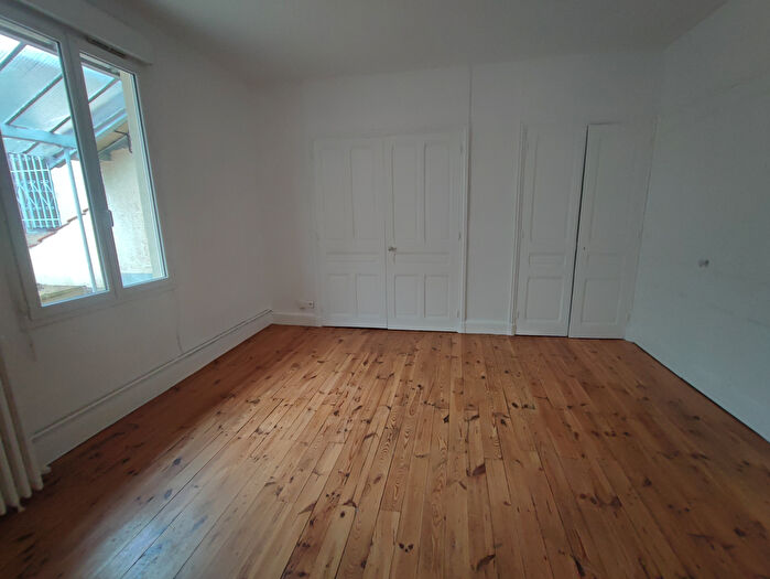 Appartement à louer - Feurs - 5 pièces - 4 chambres