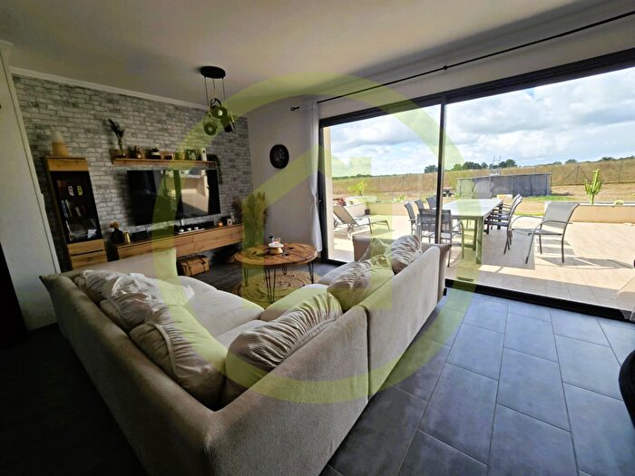 Maison à vendre - Saint-Caprais-de-Blaye - 6 pièces - 4 chambres