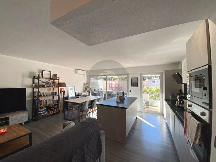 Appartement à vendre - Menton, Hôtel de Ville, Vieille Ville, Musée, Madone, Carnolès - 3 pièces - 2 chambres