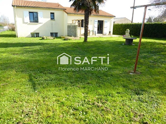 Maison à vendre - La Ronde - 4 pièces - 3 chambres