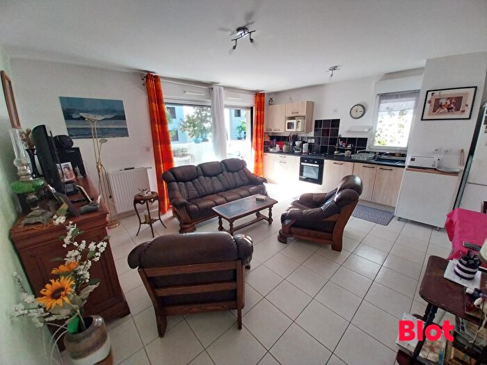 Appartement à vendre - Saint-Jacques-de-la-Lande - 3 pièces - 2 chambres