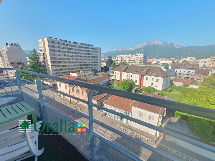 Appartement à louer - Allies-Clos dOr, Grenoble - 1 pièce