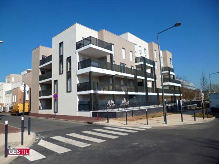 Cergy, Axe Majeur, Horloge : Appartement 2 pièces à vendre