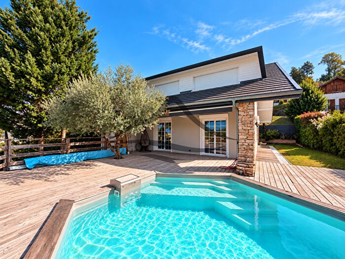 Aix-les-Bains, Est : Maison 6 pièces à vendre