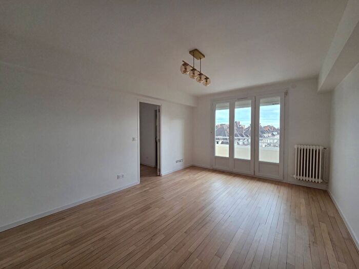 Appartement à louer - Jules Guesde, Troyes - 3 pièces - 2 chambres