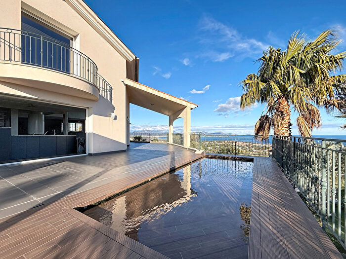 Maison à vendre - Fréjus, Saint-Aygulf - 4 pièces - 2 chambres