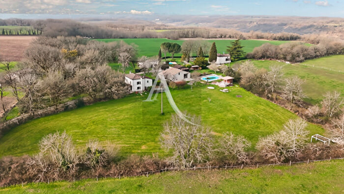 Maison à vendre - Montaigu-de-Quercy - 8 pièces - 6 chambres