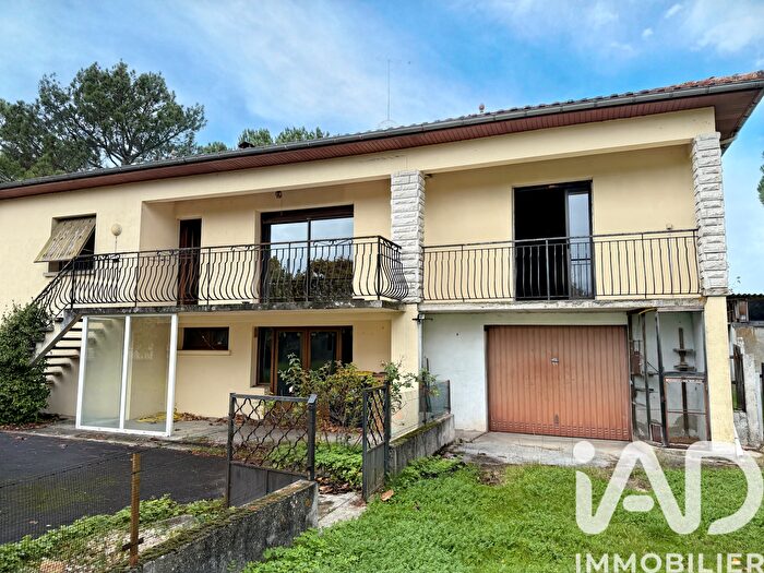 Maison à vendre - Abzac - 7 pièces - 3 chambres